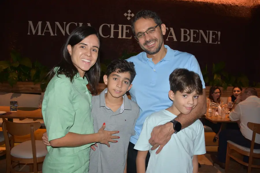 Médica Sariane Ribeiro celebra 40 anos ao lado da família em Teresina | Conecta Piauí