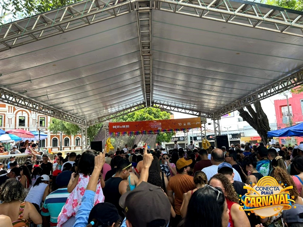 Segundo dia do 'Carnaval no Centro' ganha força e movimenta a economia ...