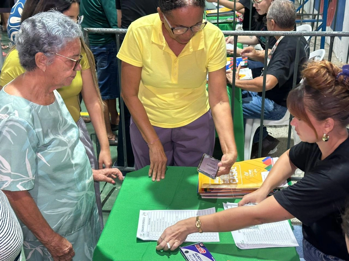 Rafael Fonteles entrega quase mil registros de imóveis na zona Sudeste ...