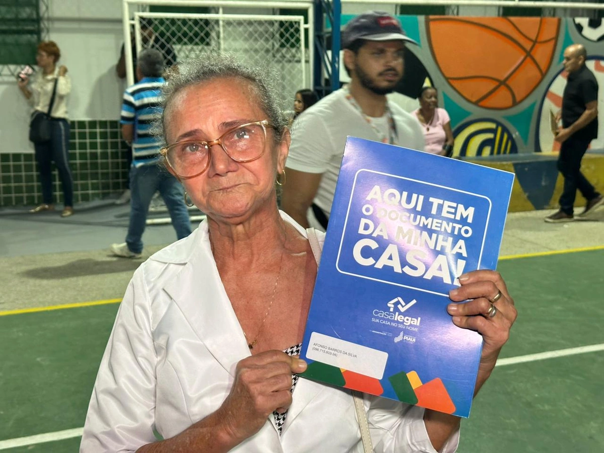 Rafael Fonteles entrega quase mil registros de imóveis na zona Sudeste ...